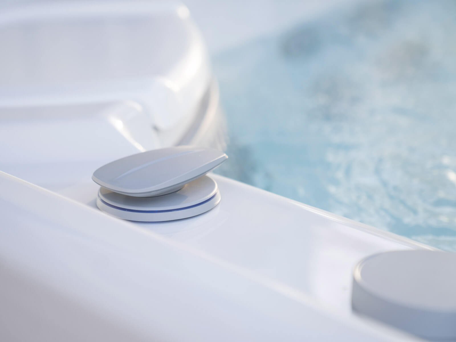 SOVEREIGN luxusná vírivka na terasu - HotSpring®
